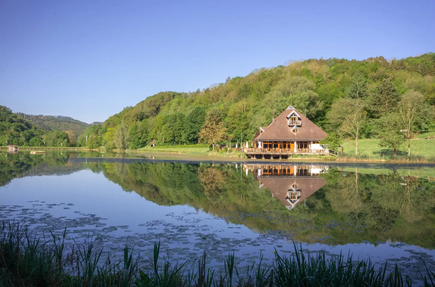Eifeler Seehütte | Einzigartiges Boutiquehotel am Riedener Waldsee